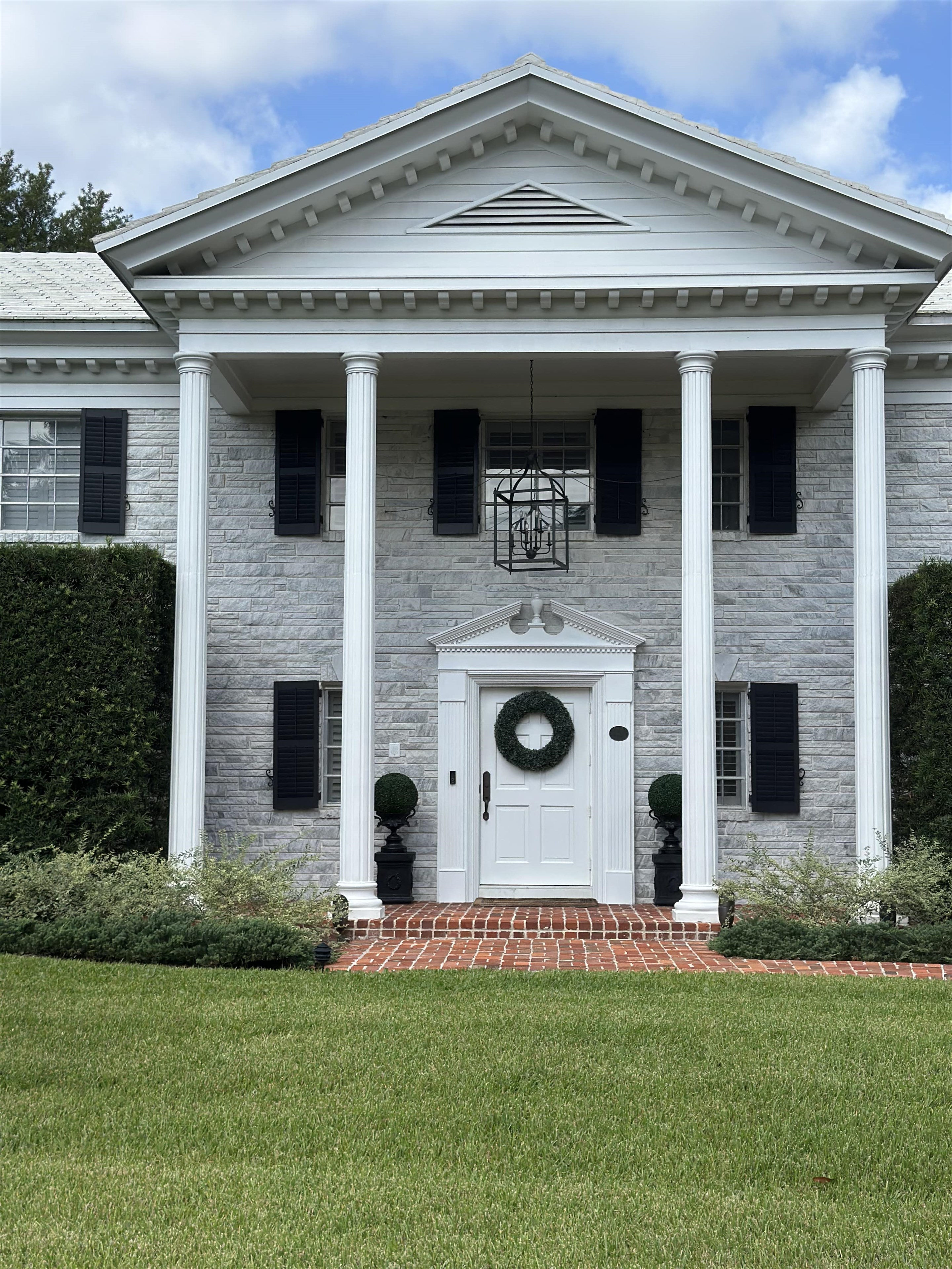 Locations Hub - Traditional Georgian in Plantation