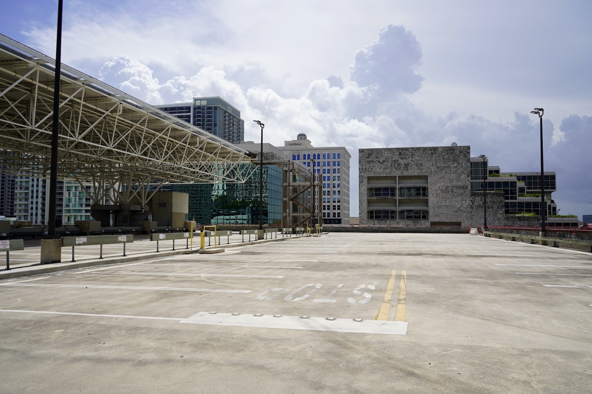 Locations Hub - Riverwalk Center Garage