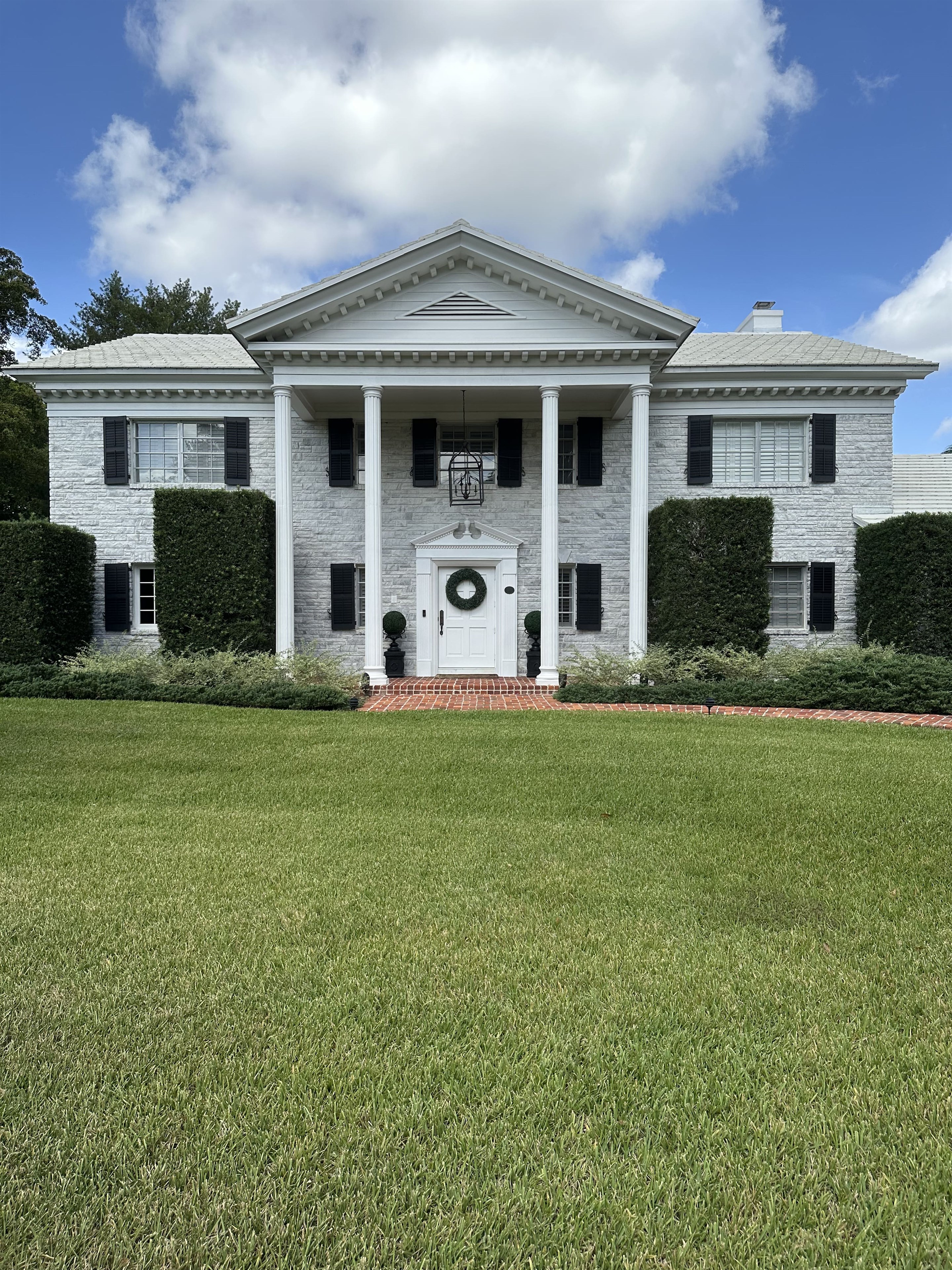 Locations Hub - Traditional Georgian in Plantation